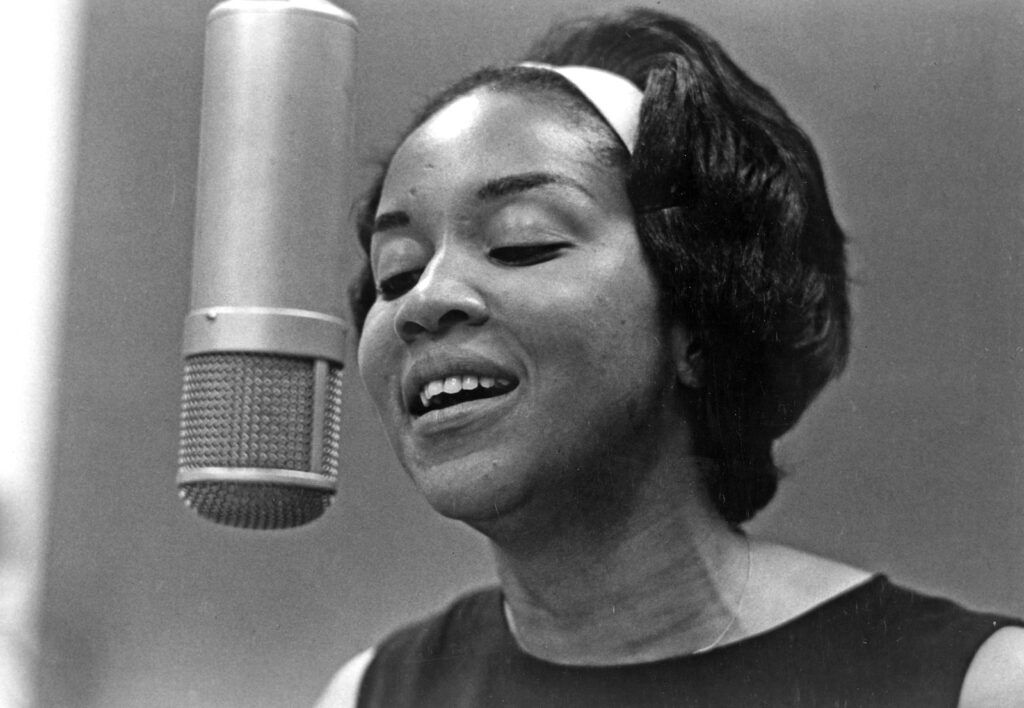 Mavis Staples and the Sound of Endurance - KOLUMN Magazine